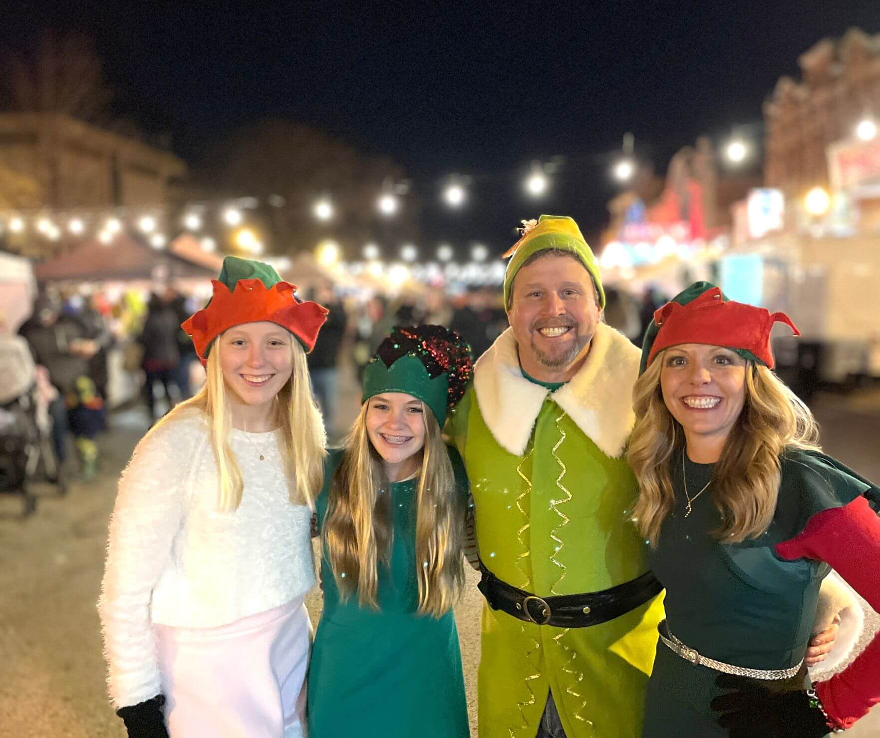 Sparkling Tradition: Baraboo's Christmas Light Parade and Christmas ...